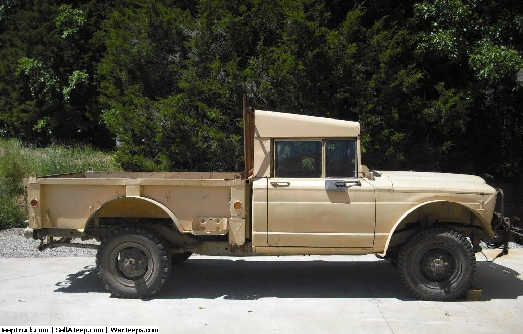 1967 M715 with Winch and Factory Hard Top 2